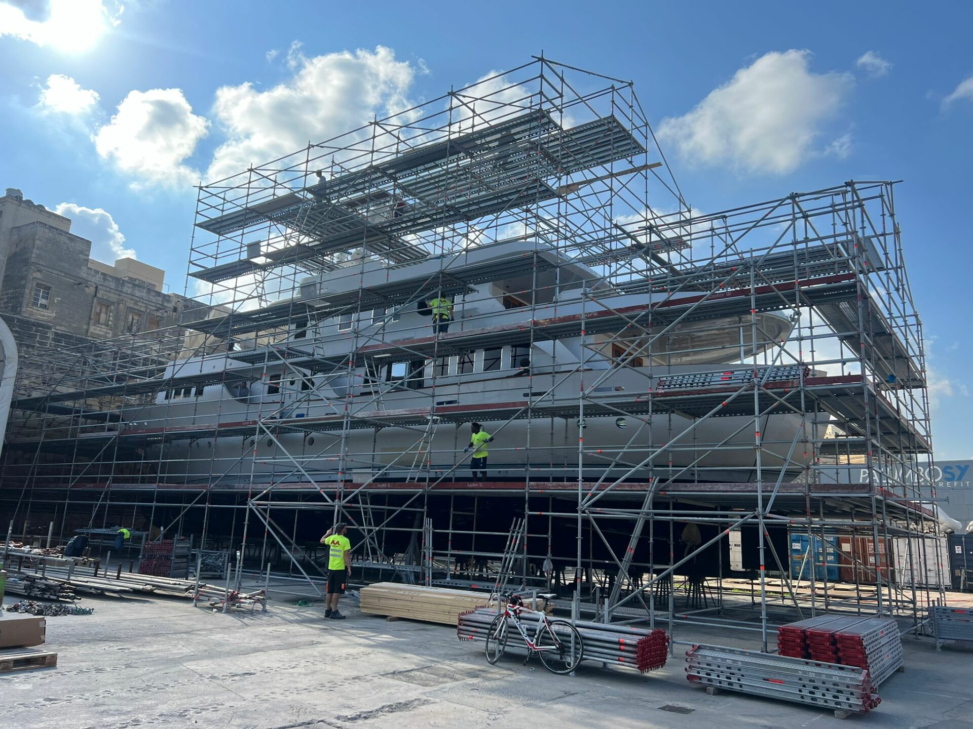 34m yacht - Scaffold encapsulation - Makaw